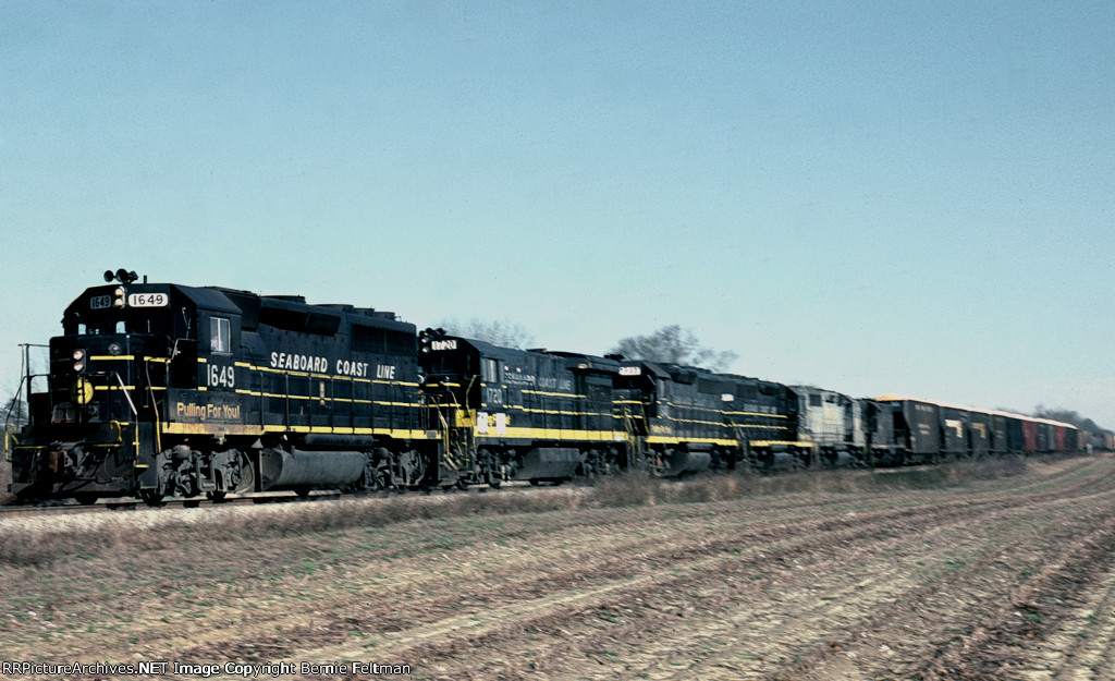 Seaboard Coast Line GP40-2 #1649 leading Western Railway of Alabama train #215, a run-thru from ...